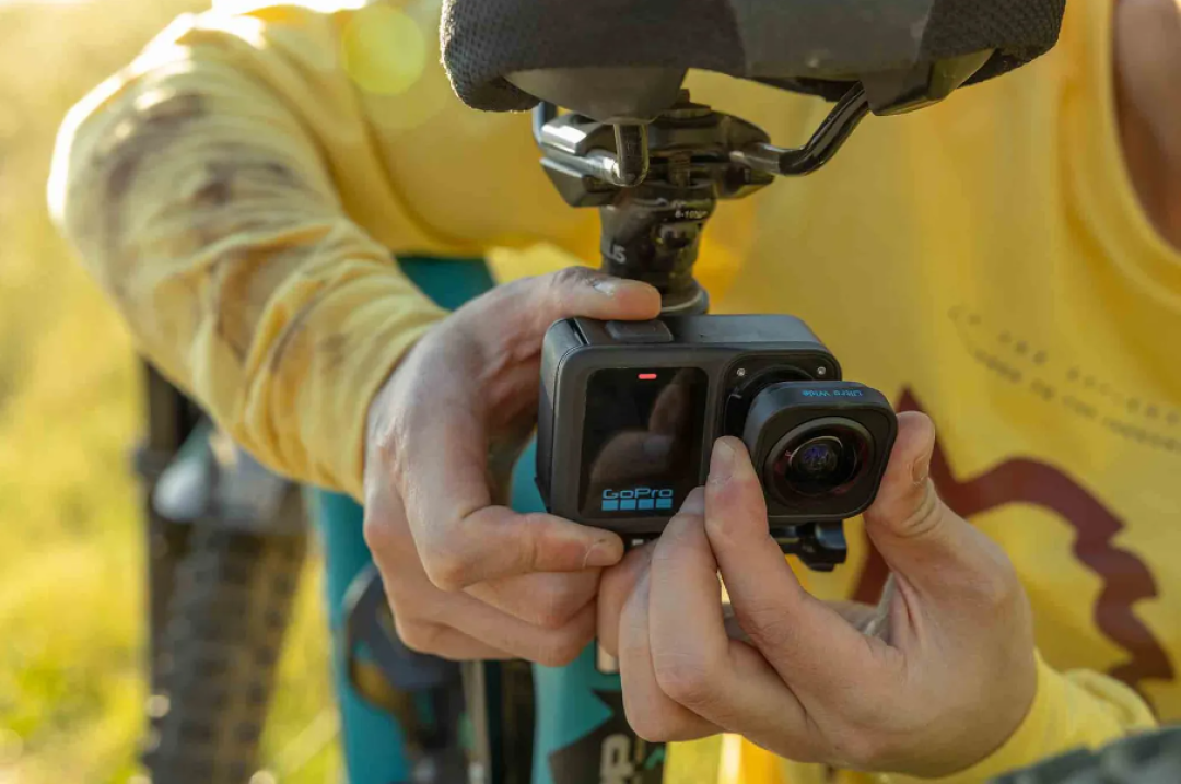 GoPro HERO13 Black 运动相机发布：新增磁吸接口、自动检测镜头组件、续航更强首发价3298元_运动相机_什么值得买