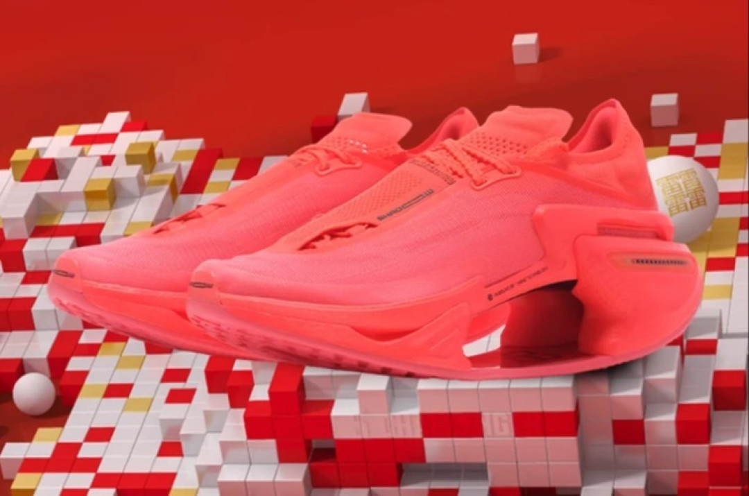 李宁绝影3、超轻22、飞电5、赤兔8PRO 蛇年限定跑鞋登场，新年焕新穿新鞋_跑鞋_什么值得买