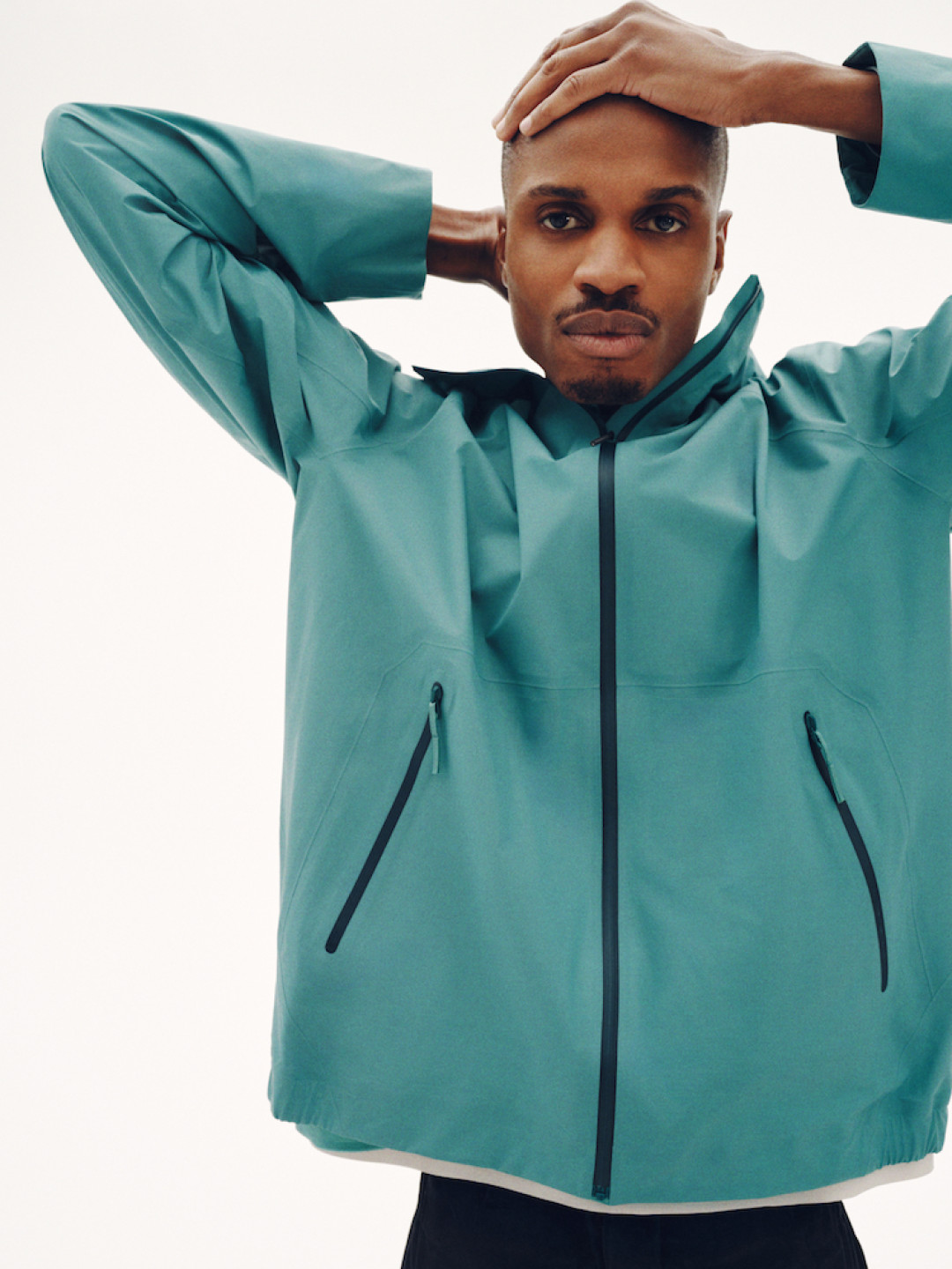 当始祖鸟褪去 Logo：VEILANCE 2025 夏季系列上市，重塑都市机能风尚_冲锋衣_什么值得买