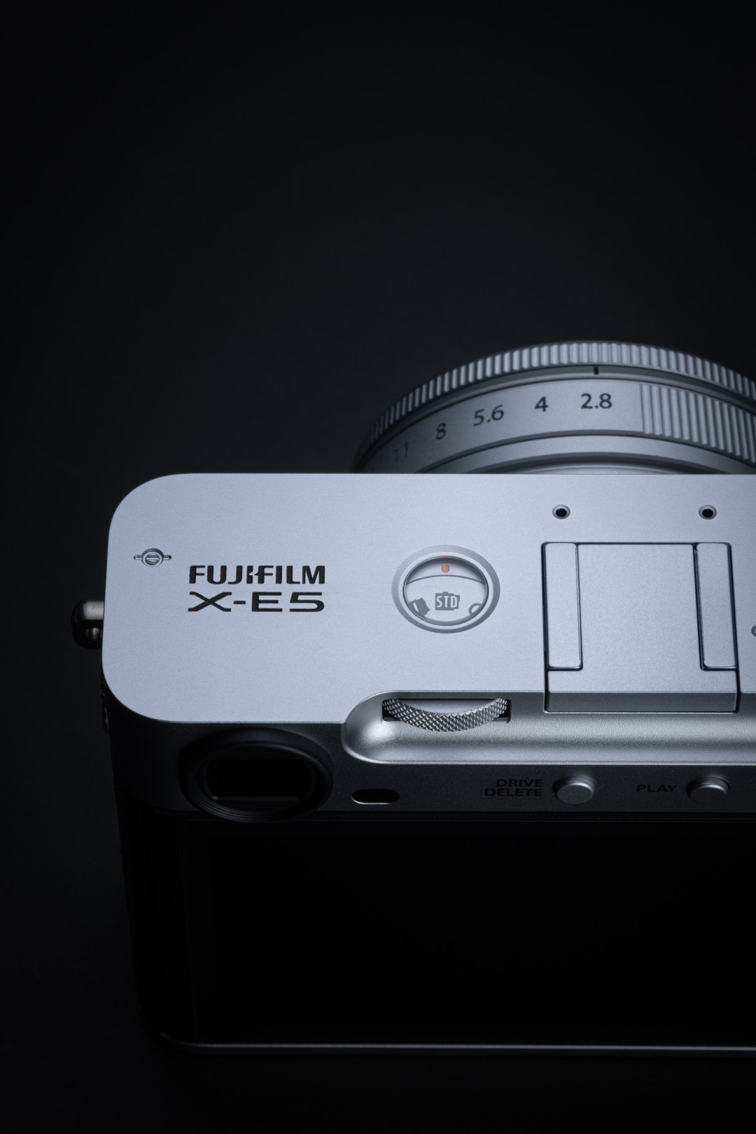 富士 X-E5 相机发布：单机身 9999 元，23mmF2.8套机 11490 元 _无反相机_什么值得买